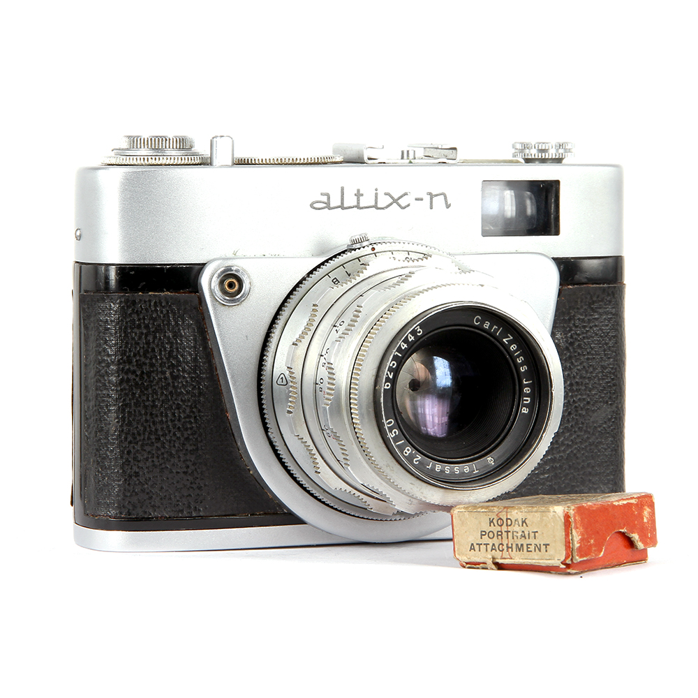 Довольно редкий пленочный немецкий шкальный фотоаппарат Altissa Altix-N